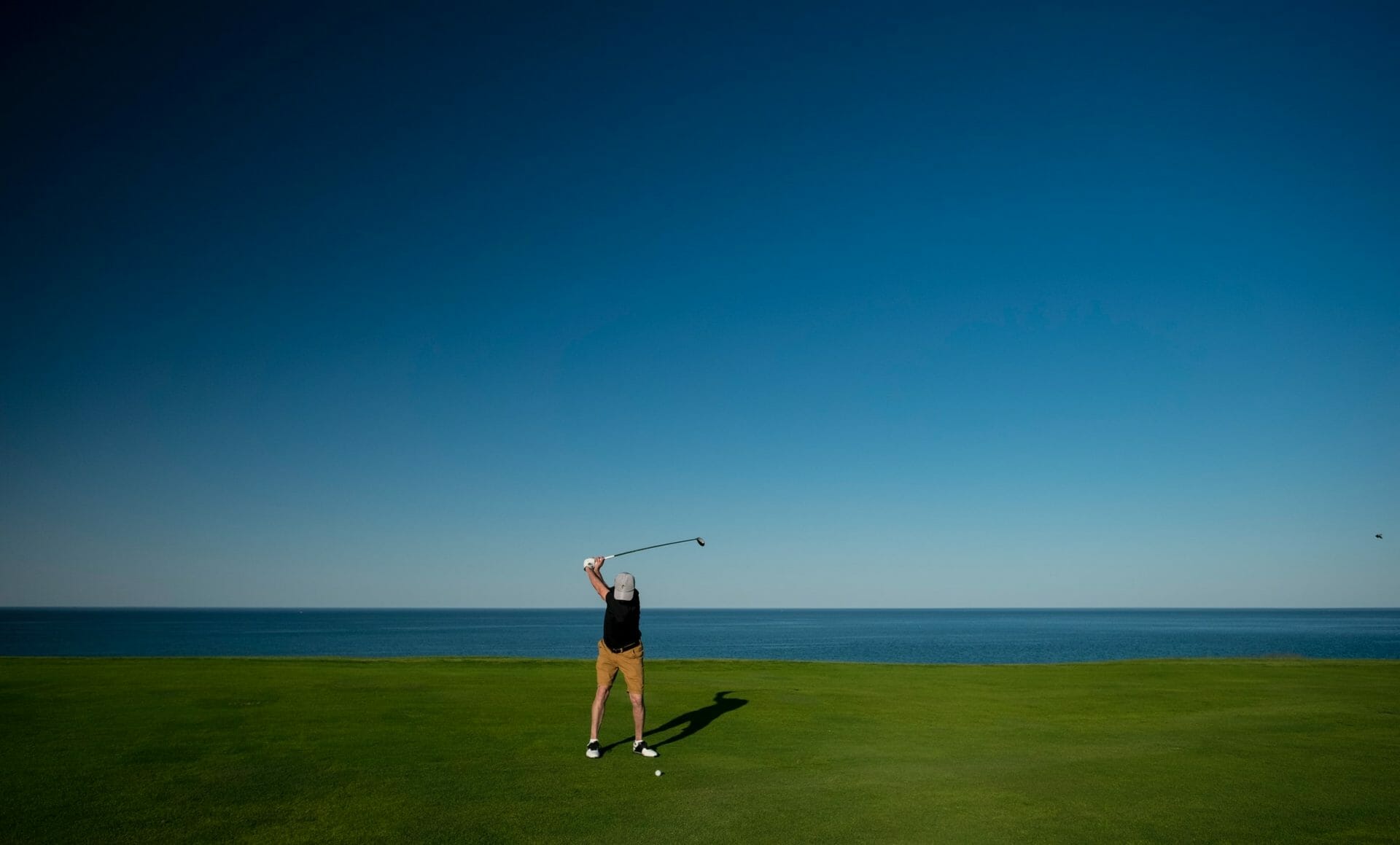 The 10 Longest Golf Drives Of All Time - The Golf Blog