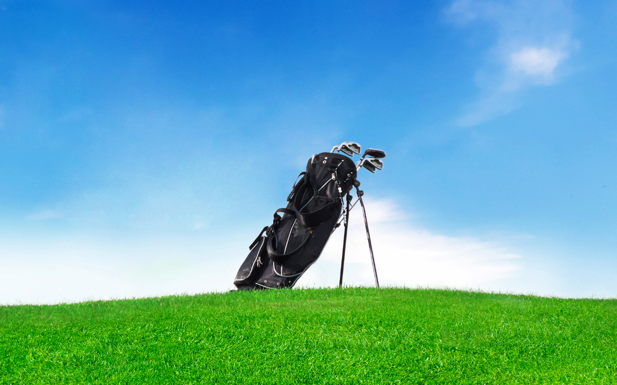 Golf Essentials (What To Always Have In Your Bag) - The Golf Blog